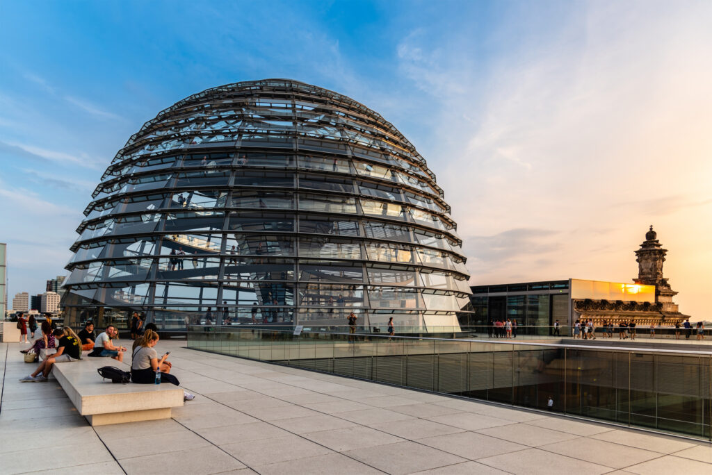 Culture Re-View: The New Reichstag & The Architect Behind Our Modern ...