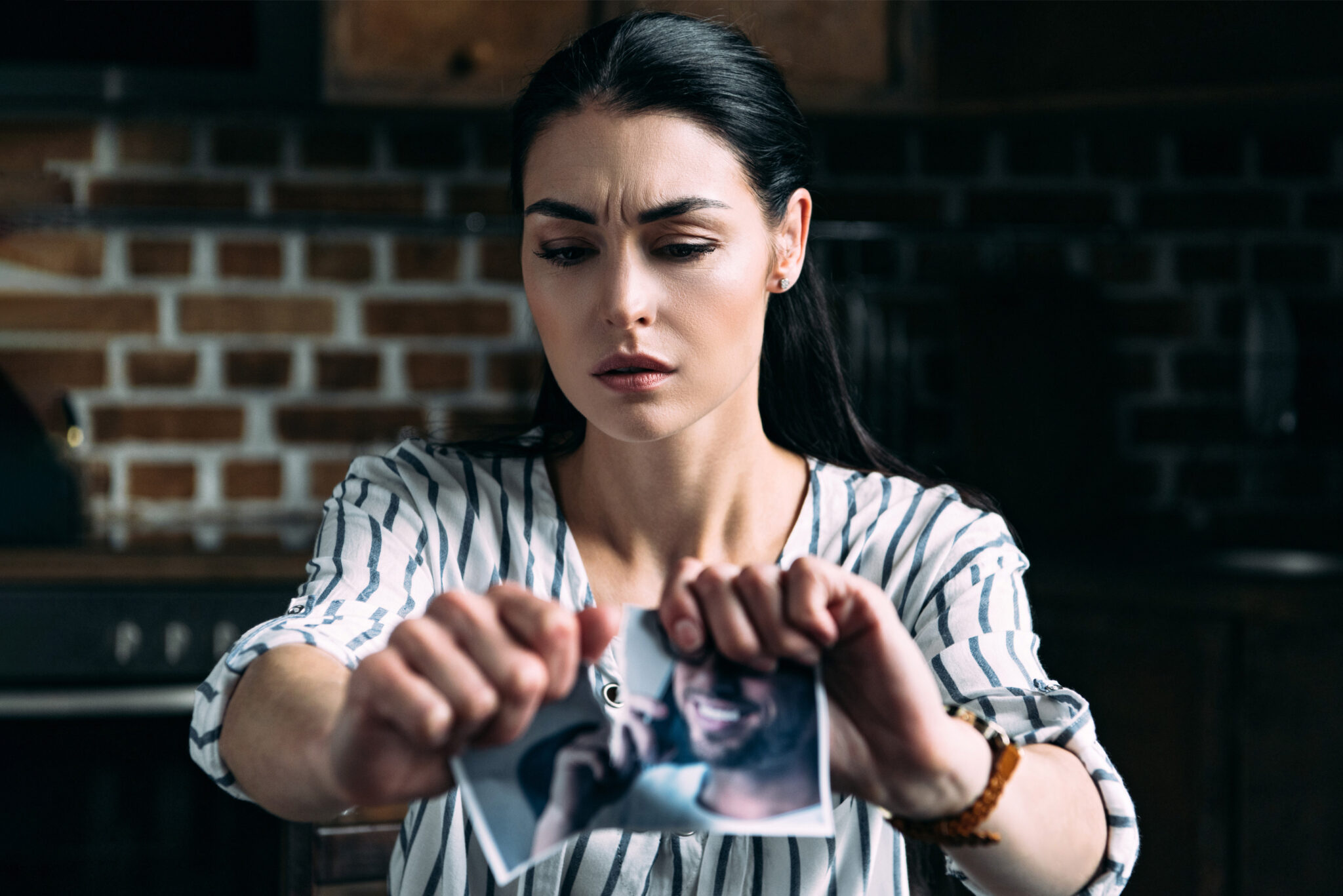 A Brilliant Recreation of a Hostage Drama That Shook the World ...