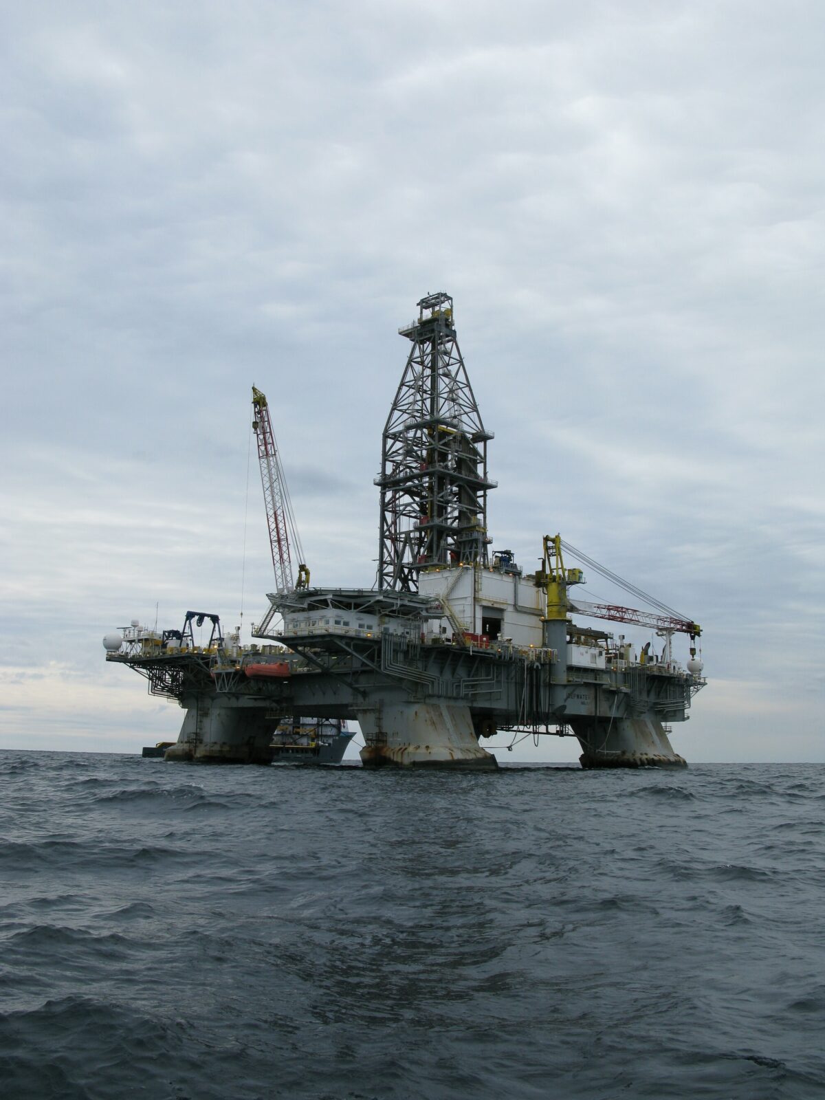 World’s Most Advanced Oil Rig Commissioned at ONGC Well - SmartMag ...